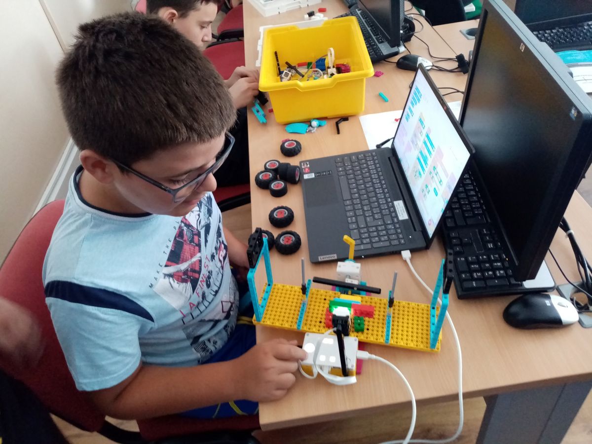 File:Jakubov-5e.jpg - RoboWiki