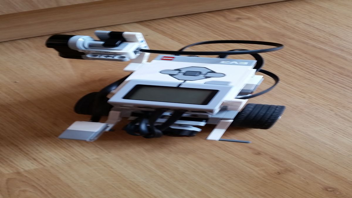 File:Ns robot1.jpg - RoboWiki